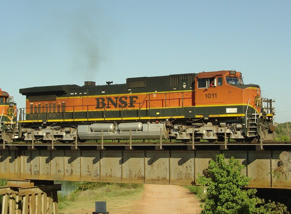BNSF 1011